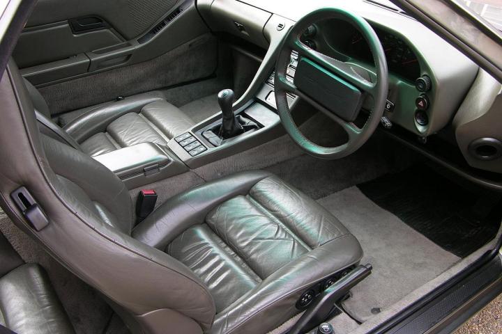 Finding the perfect manual Porsche 928 | Drive Cult